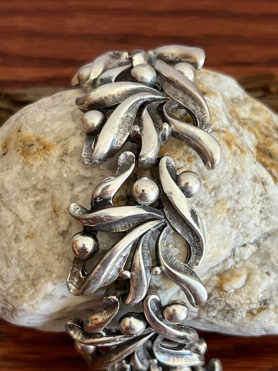 Tortolani Silver Tone Floral Link Wide Bracelet: Exqu… - Gem