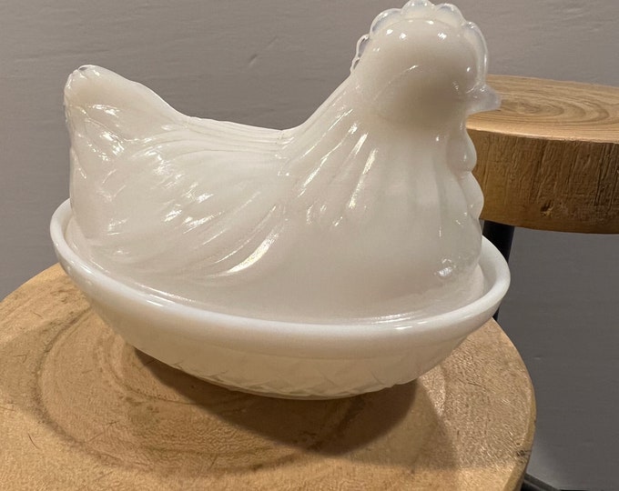 Charming Vintage Milk Glass Hen Perfect Ring Dish & Trinket Holder ...
