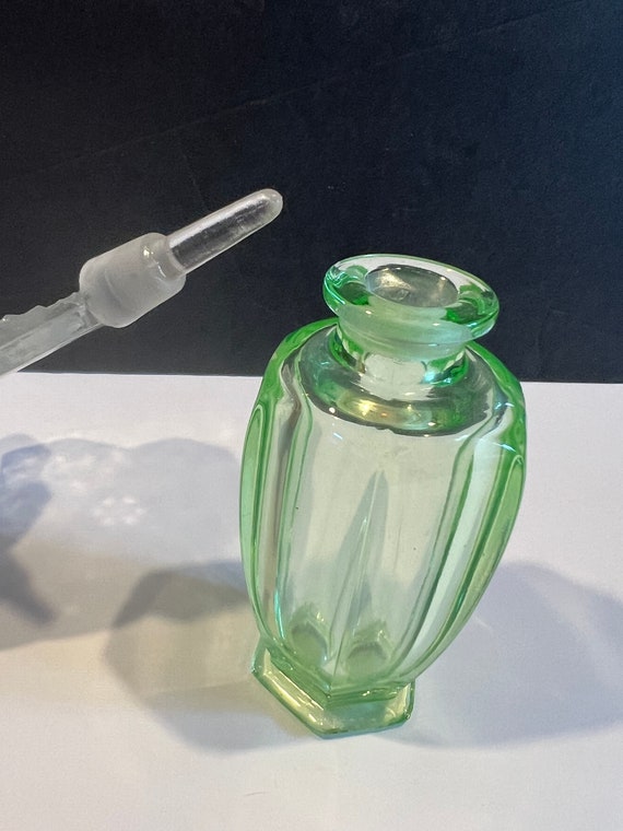 Rare Antique Vaseline Perfume Glass Bottle’s Uranium … - Gem
