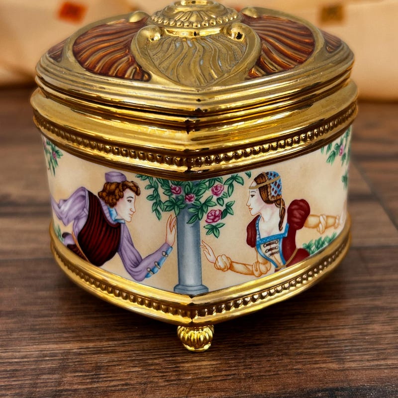 Valentines Day Music Box - Etsy