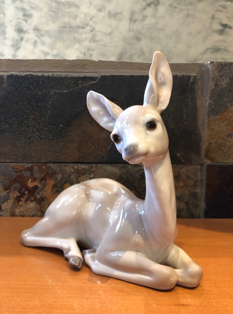1064 DEER SITTING LLADRO - Etsy