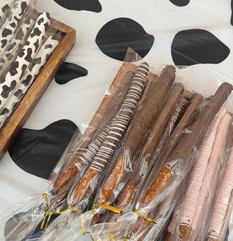 Farm Themed Desserts, Party Favors, Cow Print, Birthday, Dessert Table ...