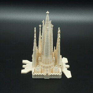 Sagrada Familia Model Iconic Barcelona Landmark Artistic Decor Piece 3D ...