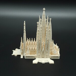 Sagrada Familia Model Iconic Barcelona Landmark Artistic Decor Piece 3D ...