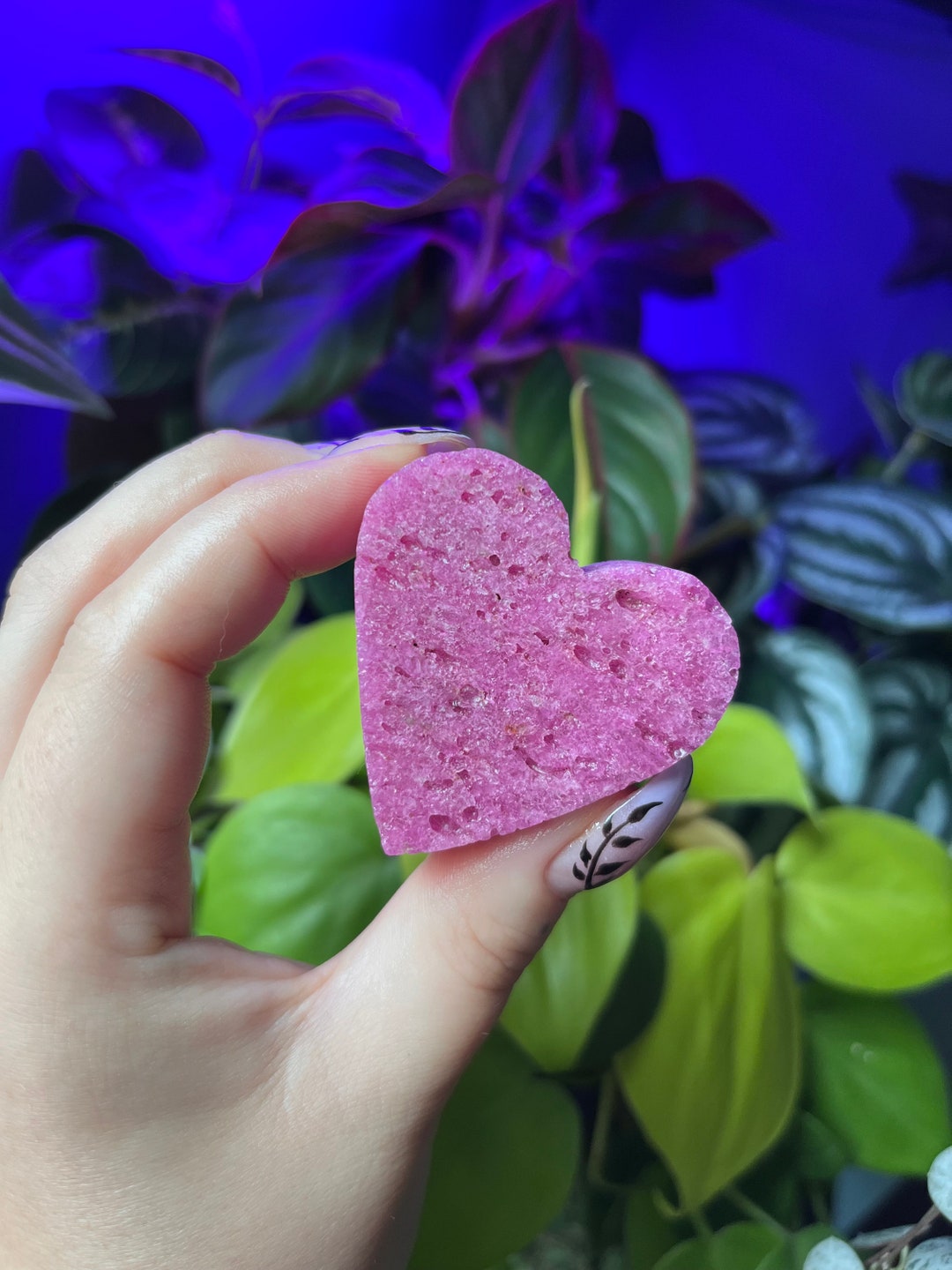 Honeycomb Ruby Heart Carving - UV Reactive - Etsy