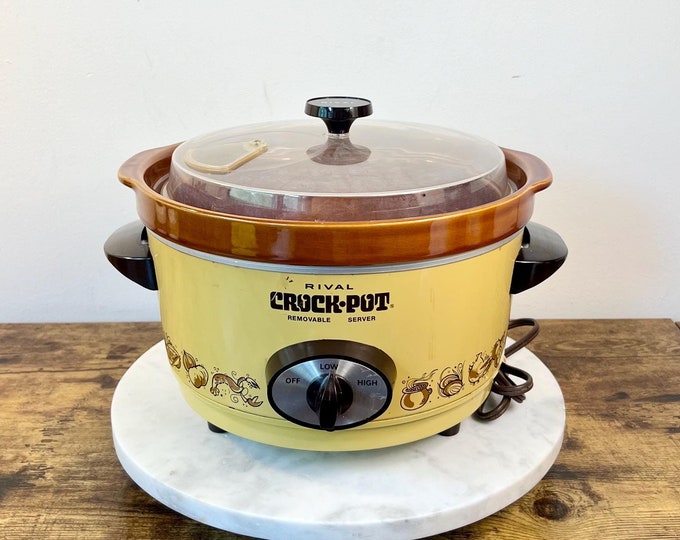 Vintage 1970's Rival Crock-pot Harvest Gold Crockpot; VINTAGE WEAR ...