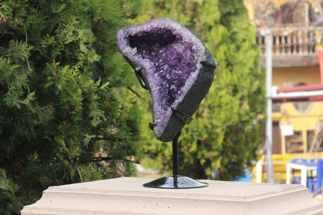 Amethyst Stone With Extra Large Stand for Home Decoration, Amethyst ...