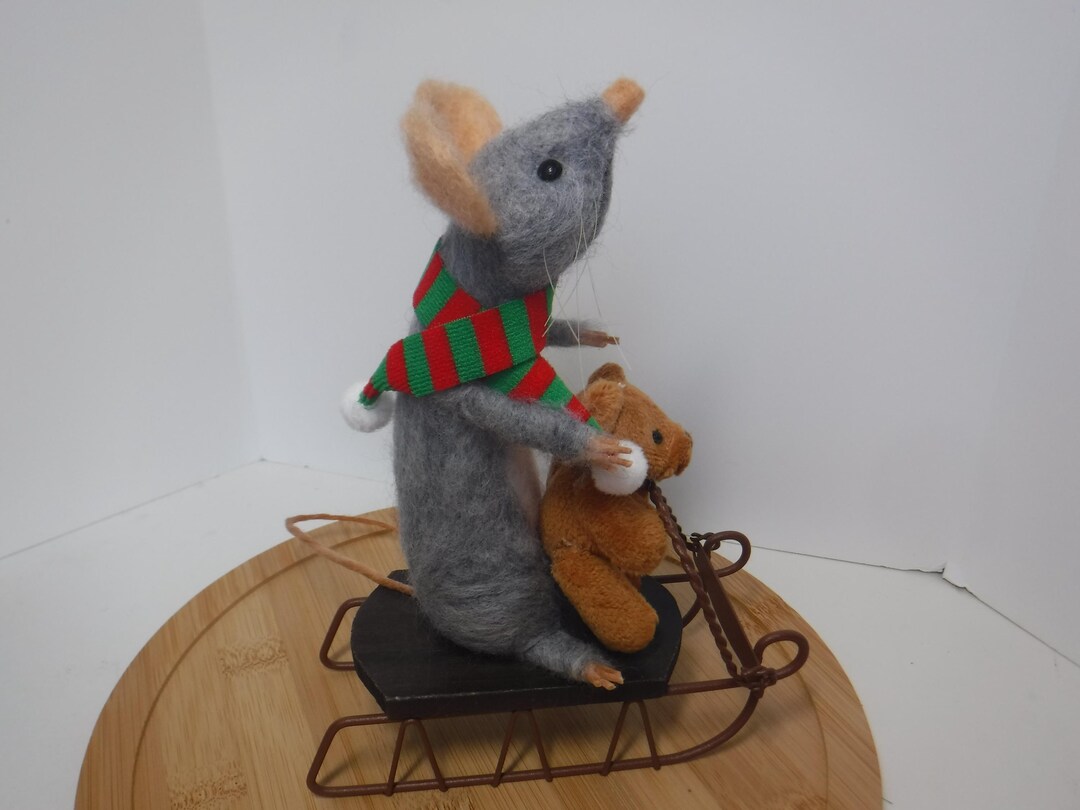 Needle Felted Mouse on Sled, Christmas Collectible - Etsy