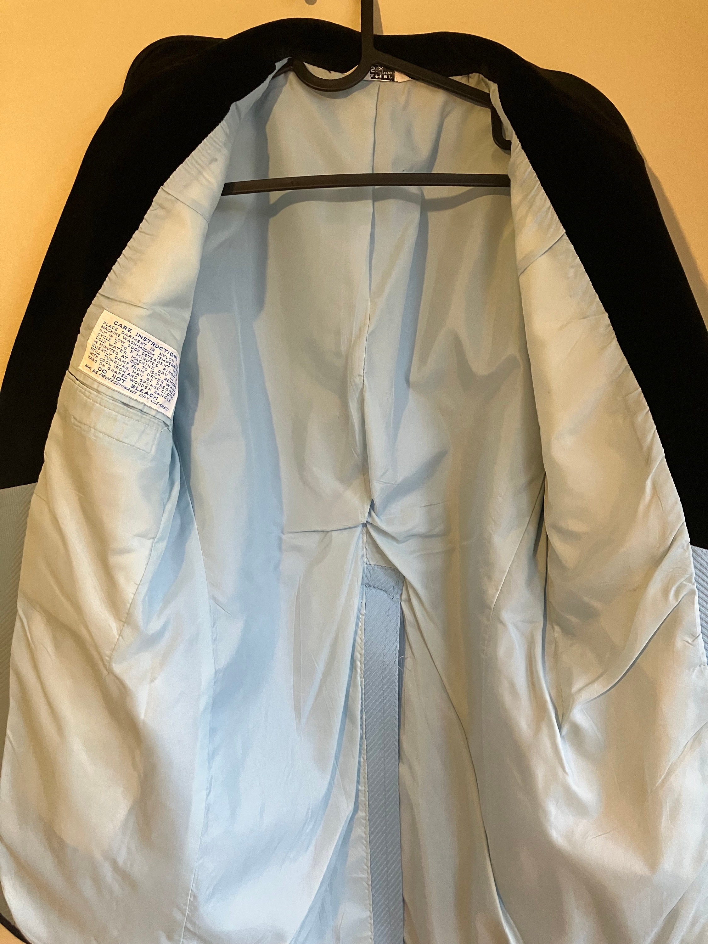 Groovy Retro Powder Blue Tuxedo Coat Dinner Jacket With Black Velvet ...