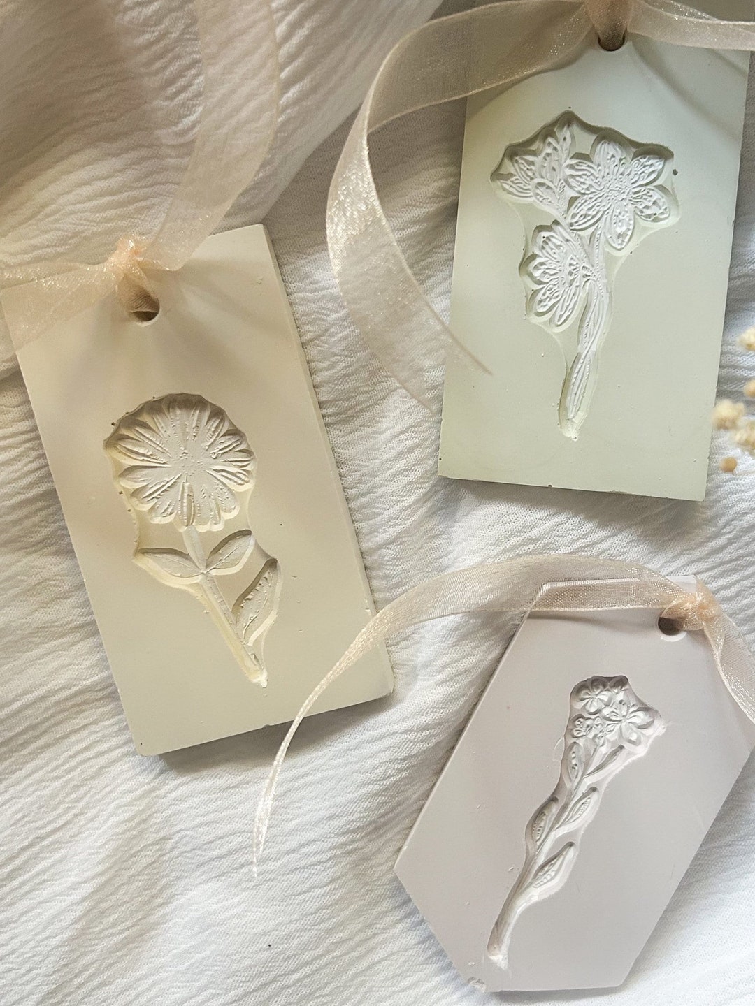 Air Freshener Tab for Small Spaces 2pk Closet Scent Hanger Plaster ...