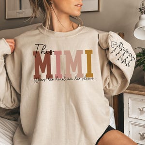 Custom This Mimi Wears Her Heart on Her Sleeve Hoodie, Personalized Mom ...