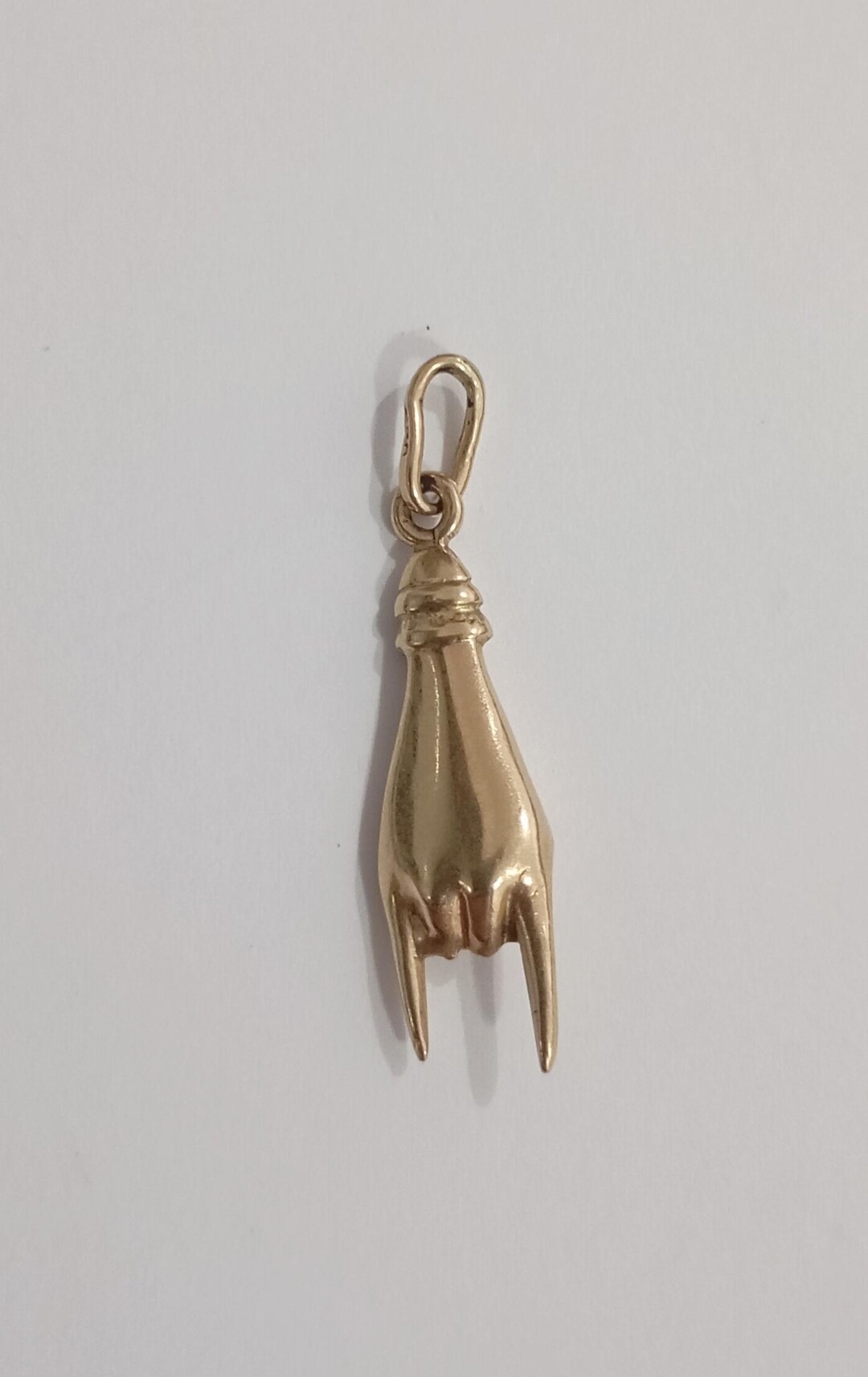 A Vintage 9ct Gold Manor Cornuto Hand Pendant - Etsy