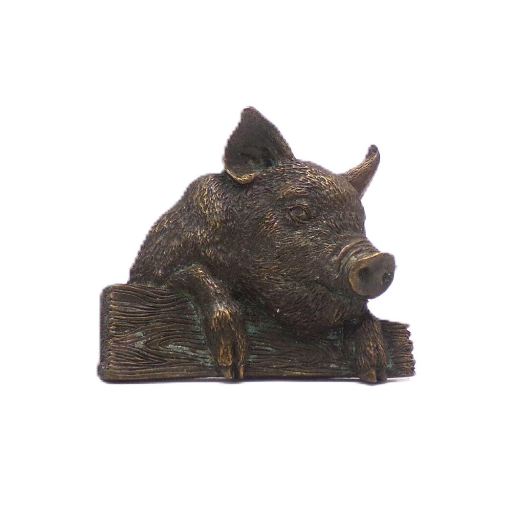Pig Belt Buckle by Bergamot Brass Works 1981 Heavy, Peering Over Fence ...