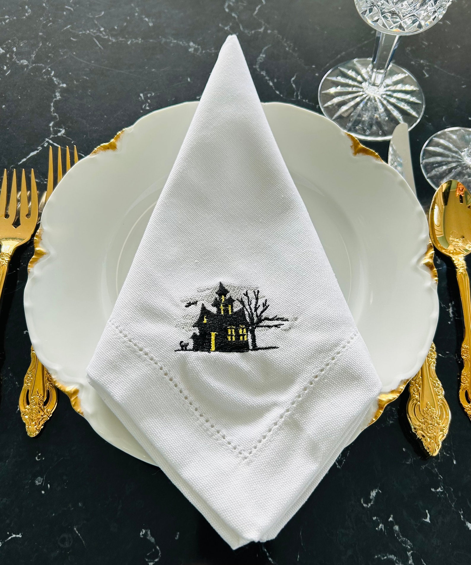 Embroidered Halloween Dinner Napkin/haunted House/halloween Napkins ...