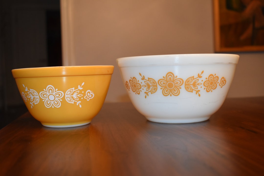 Vintage Pyrex Butterfly Bowls, Gold Butterfly Bowls - Etsy