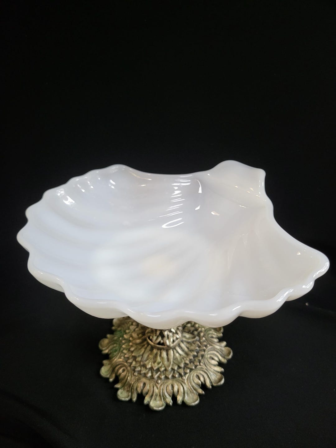 1960s Stylebuilt Clam Shell Milk Glass Footed Jewelry/soap Dish. RARE ...
