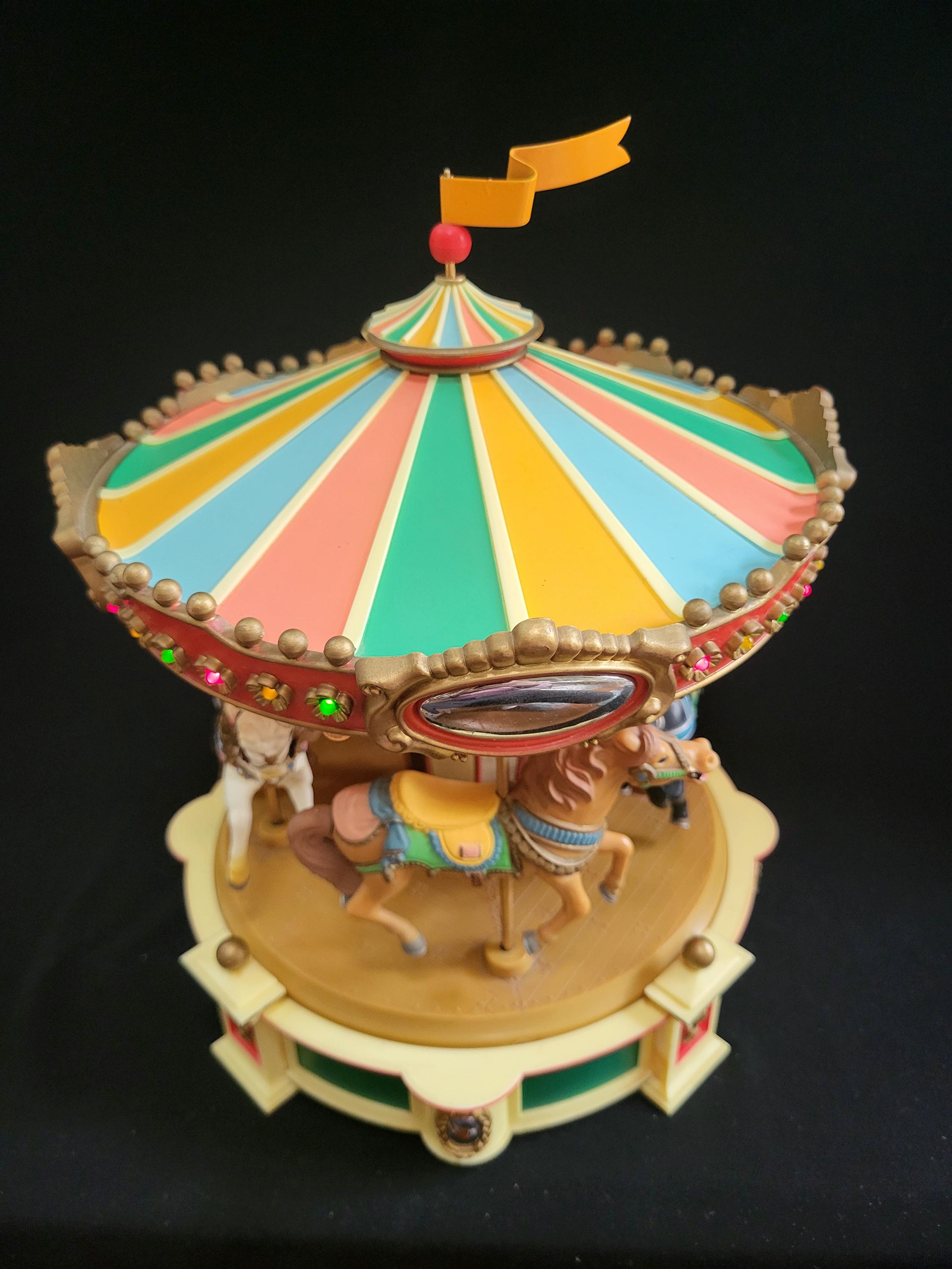 Vintage ENESCO'S "the CAROUSEL Dream" Animated Music Box. Wonderful ...