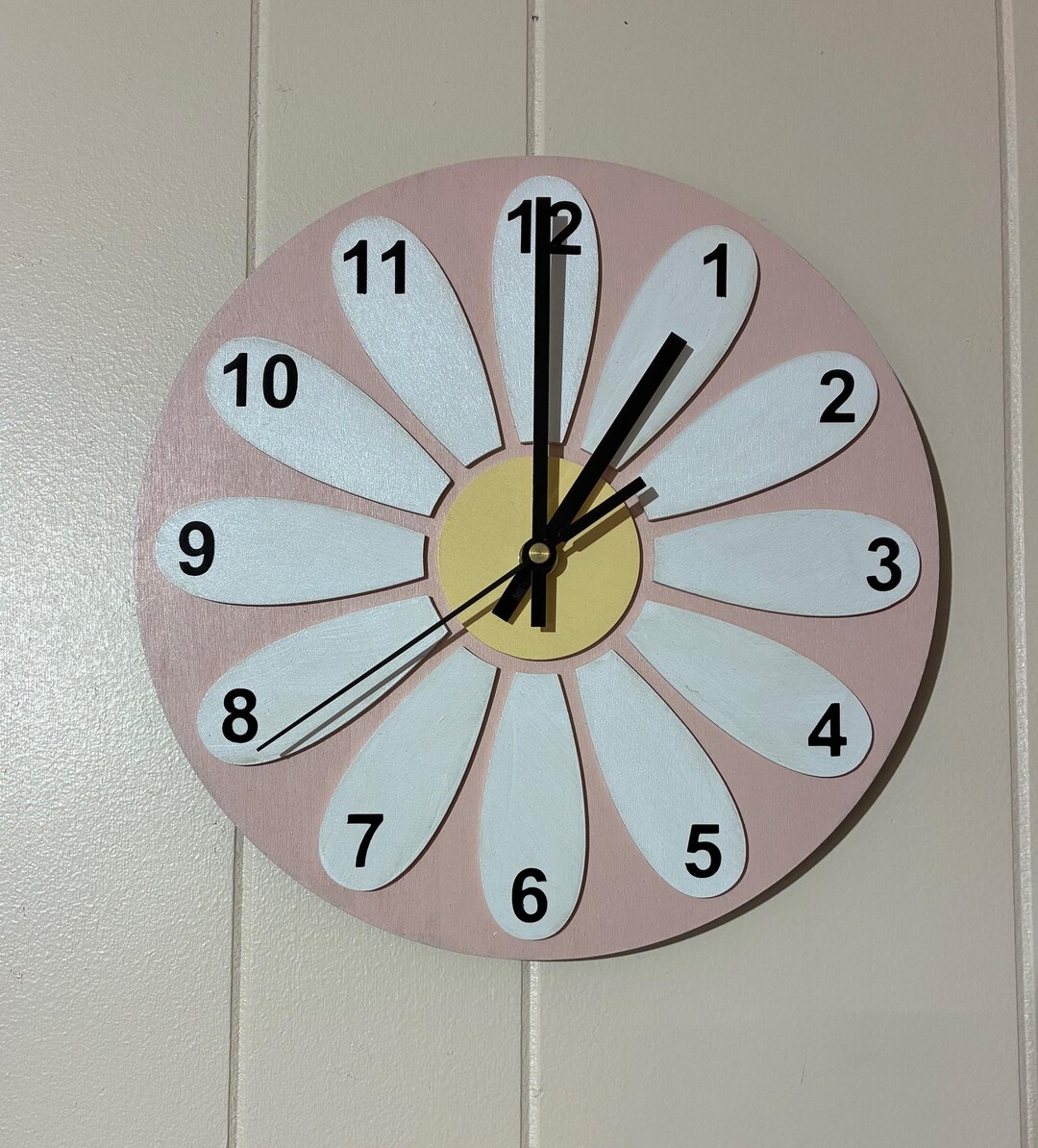 Handmade Daisy Clock: Whimsical Home Decor Gift - Etsy