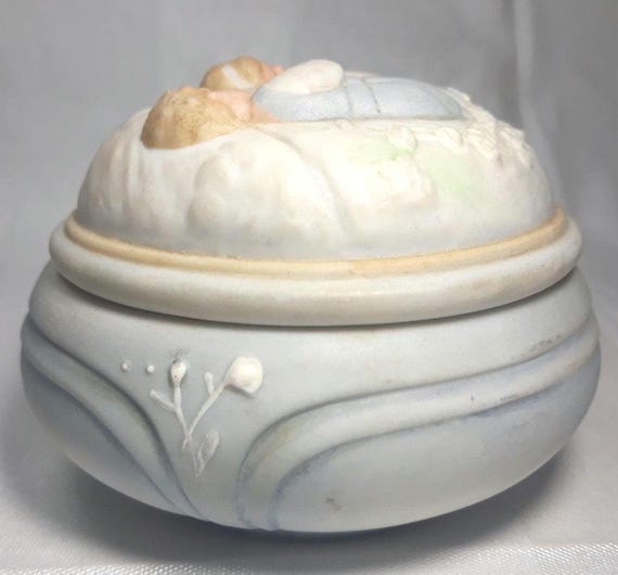 Vintage 1985 Avon Golden Dreams Porcelain Music Box R… - Gem