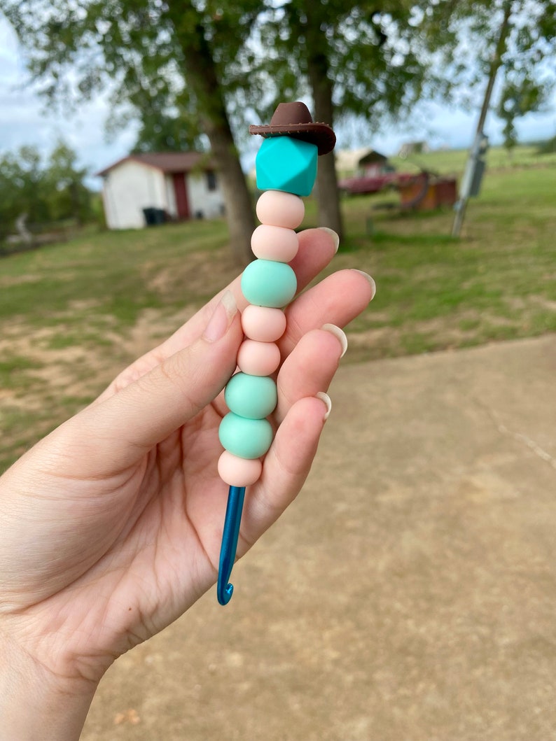 Silicone Beaded Crochet Hook Size H/5.0mm Ergonomic and - Etsy