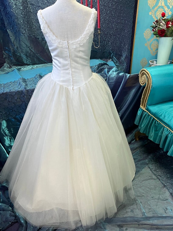 2000’s bridal, prom dress, cream colored heavy tulle … - Gem