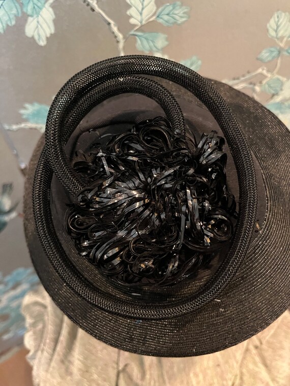 1940 fascinate, black finely woven straw, crown decor… - Gem