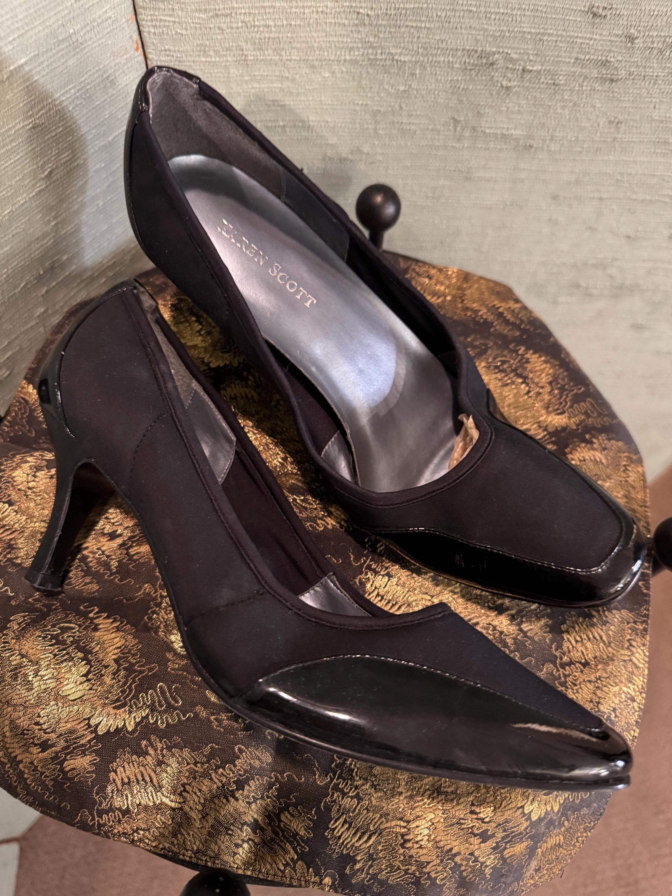 90’s Stretch Fabric Pumps, Built for Comfort With 3” Heels; 9 1/2 M ...