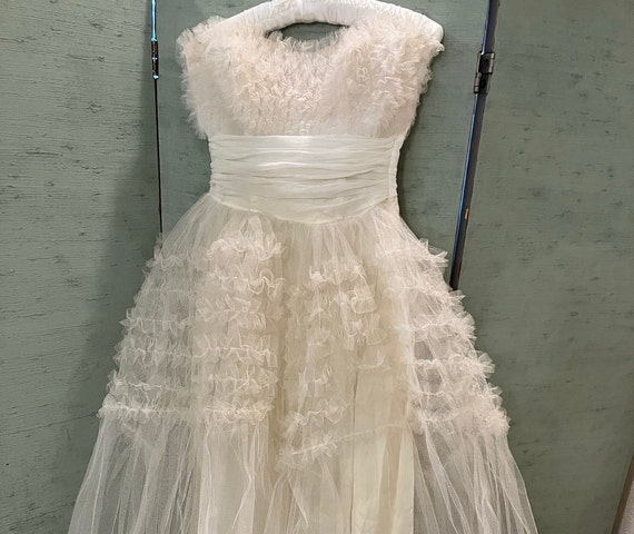 1950 Net Prom dress or wedding, ballerina length, str… - Gem