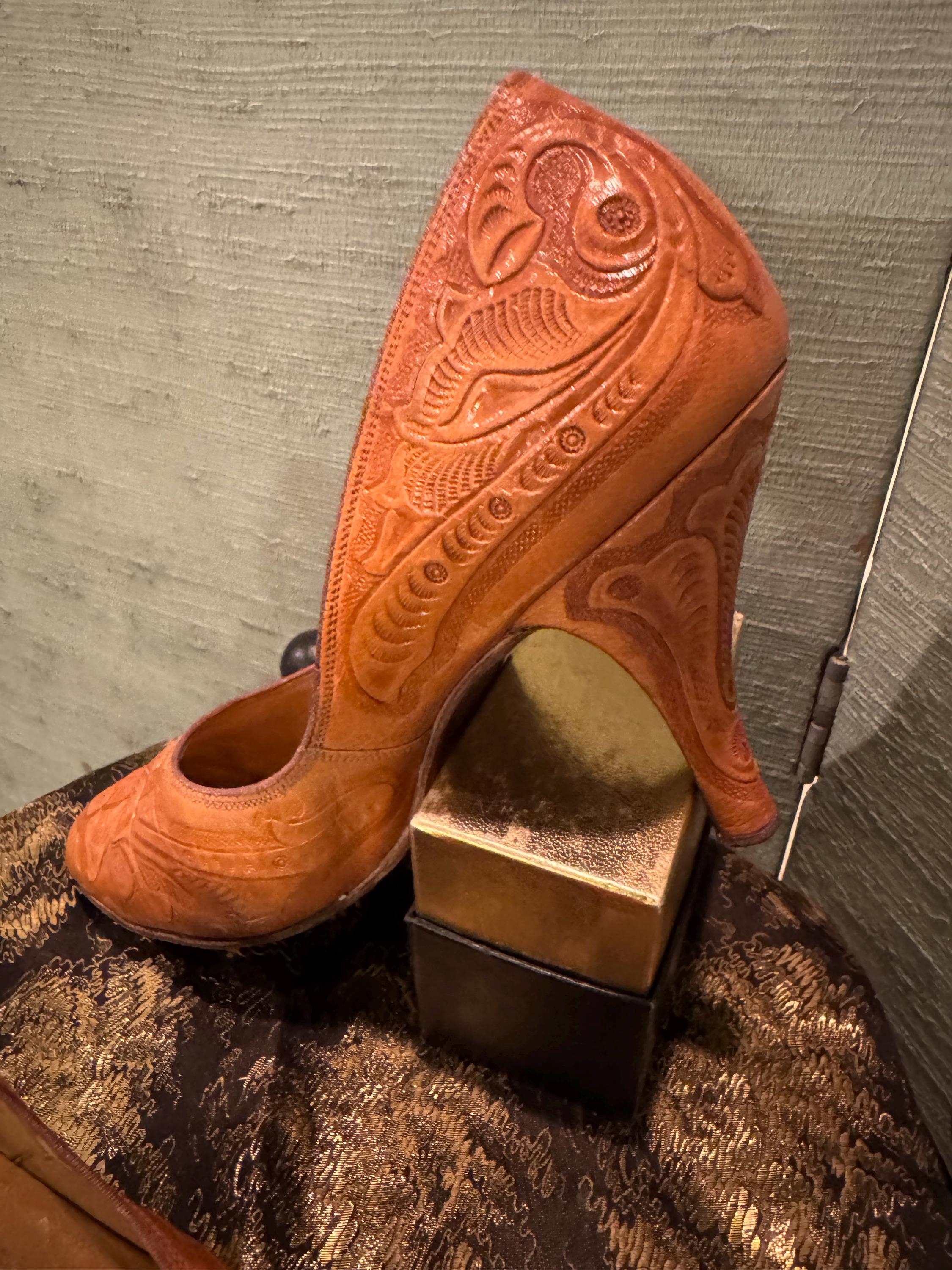 50’s Tooled Leather 4 Inch Spike Heels, Gorgeous Marked Size 6 1/2 B ...