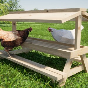Roofed Chicknic Table 32x17 in Plans - DIY Chicken Picnic Table PDF ...
