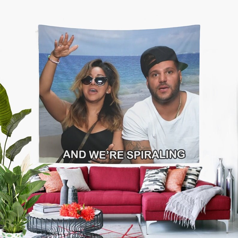 Family Snooki and Jwoww Tapestry, College Room & Hostel Dorm Decor ...