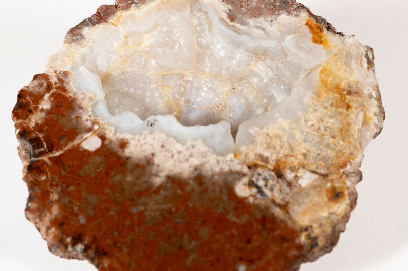 Exquisite Halved House Log Creek Colorado Geode: Revealing Druzy Quartz ...