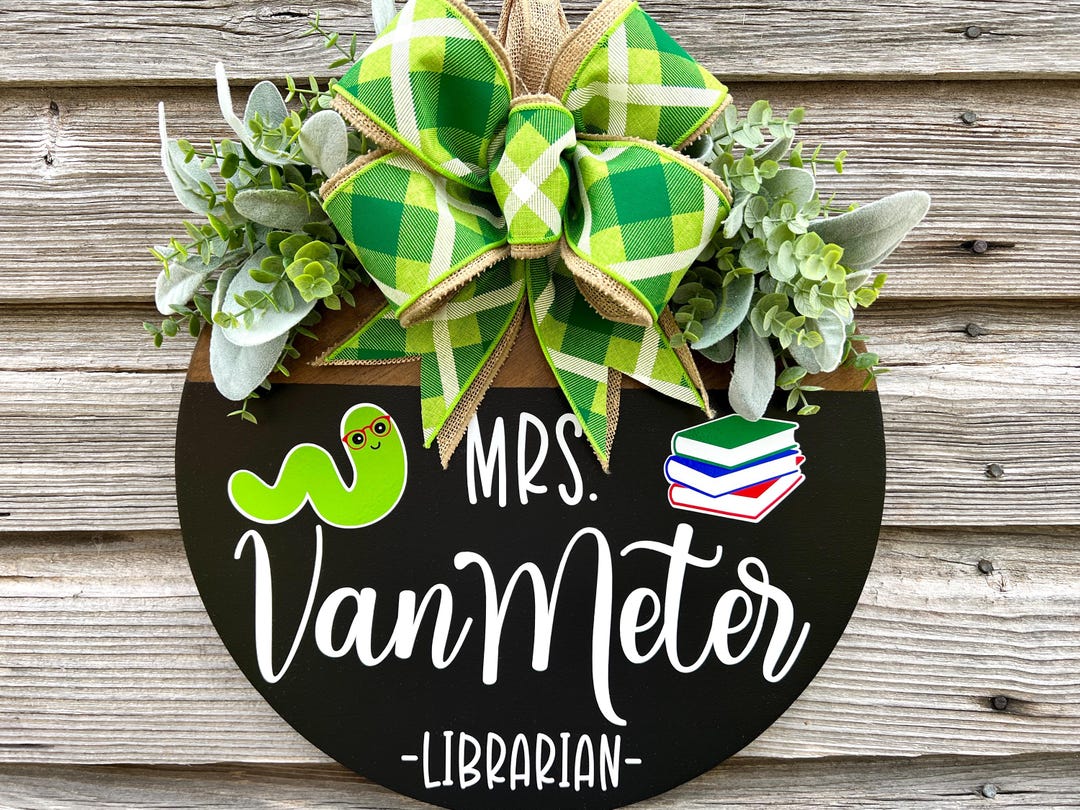 Librarian Door Hanger | Book Worm Door Hanger | School Door Hanger ...