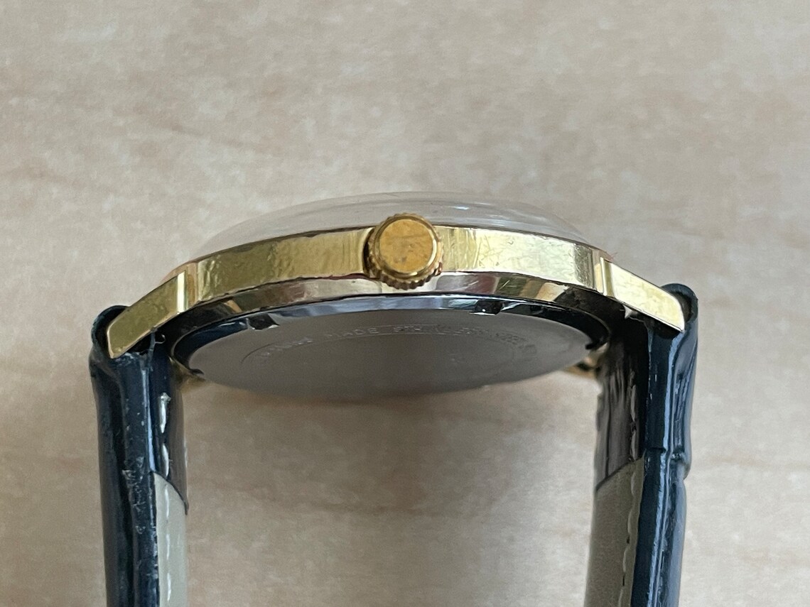 1960s Swiss Vintage Mechanical Men's Wristwatch Mutrix Golden Color ...