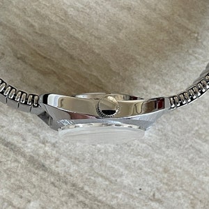 Elegant 1960 Vintage German 15 Jewels Ladies Wristwatch Osco Silver ...