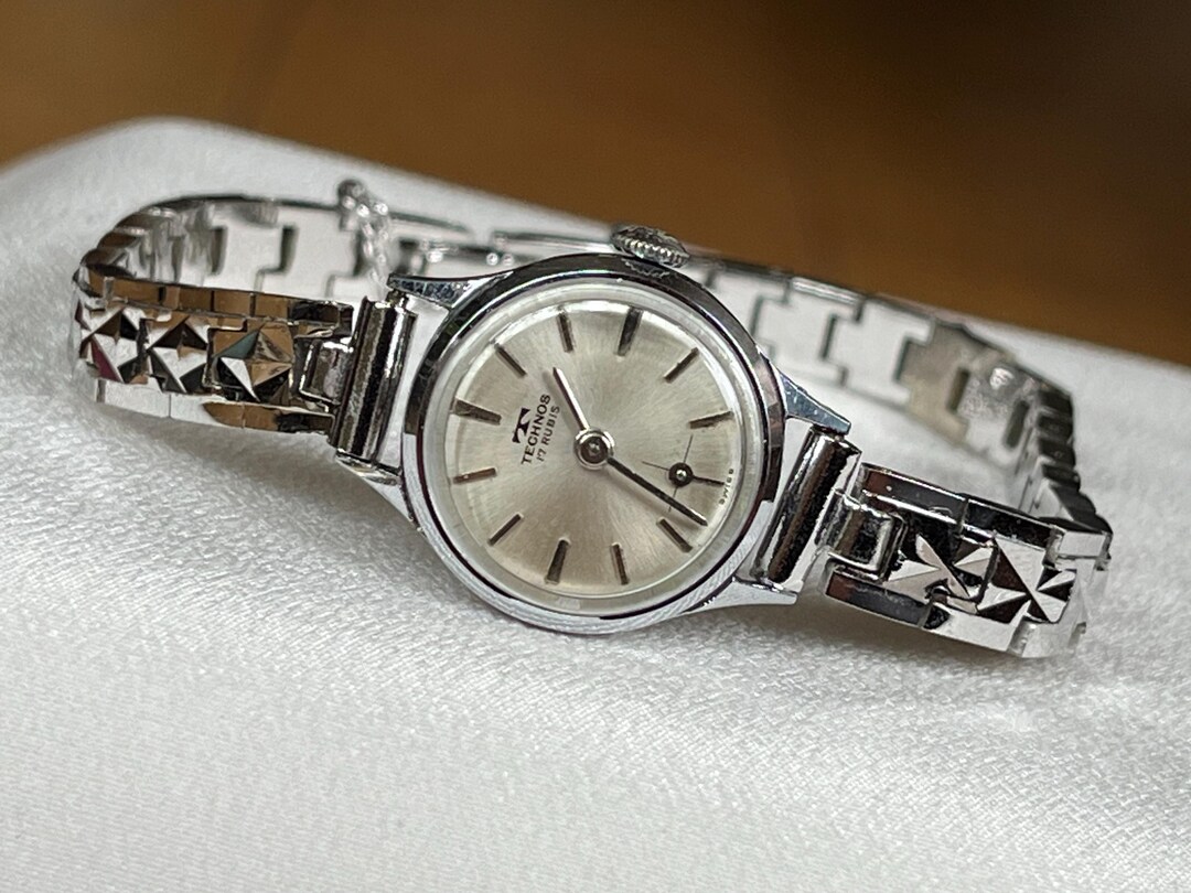 Elegant 1960’s Vintage Swiss Small Ladies Dress Watch Technos Silver ...