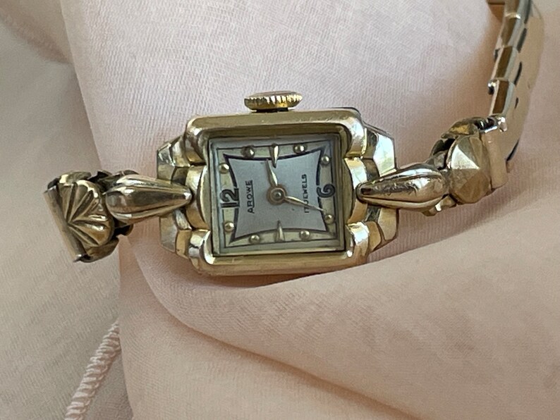 Elegant 1950s Vintage Swiss Square Gold Plated Ladies Cocktail ...