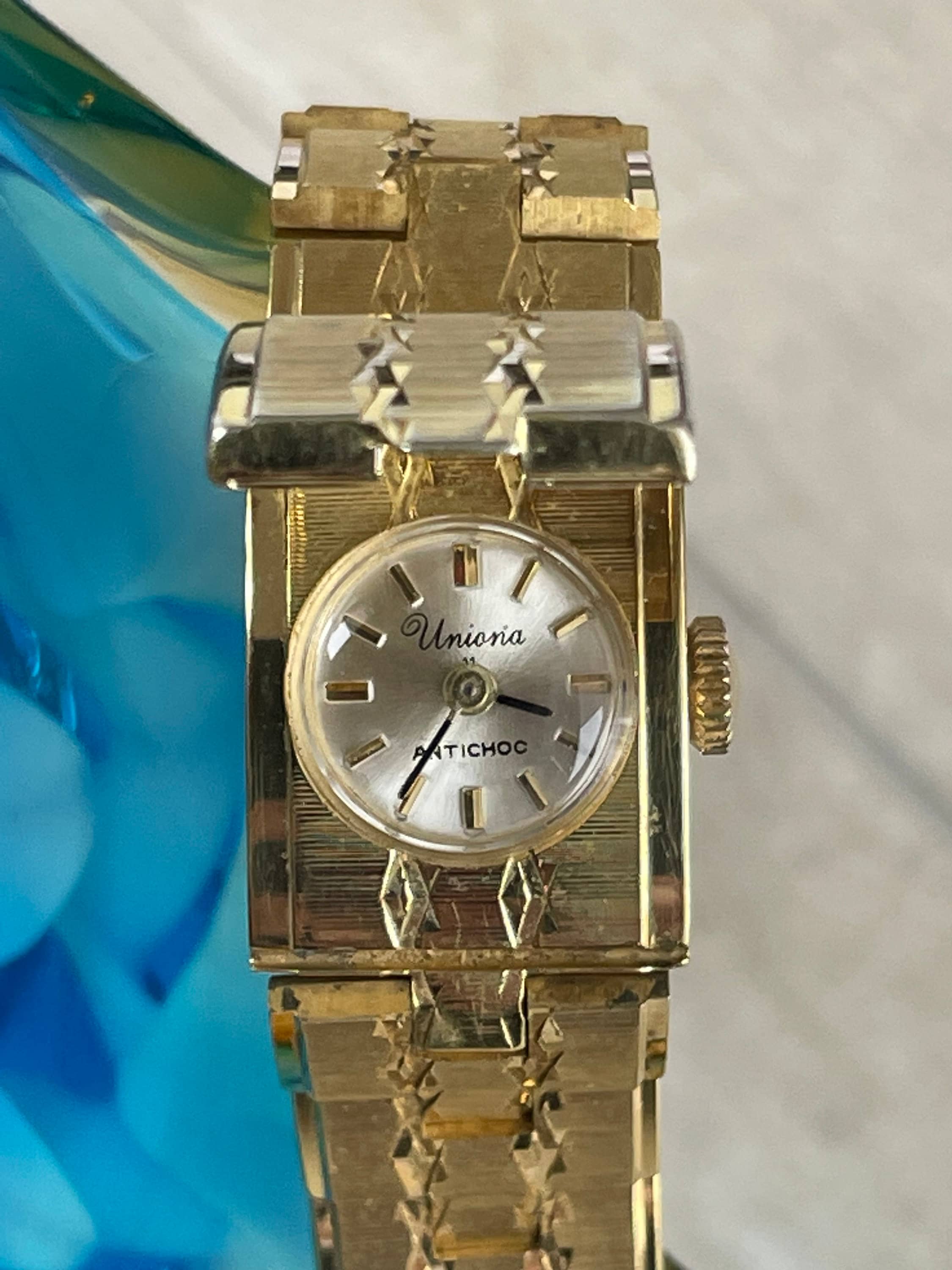 Elegant 1960 Vintage Swiss Ladies Wristwatch Uniona Gold Color Case ...