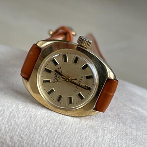 Elegant 1960's Vintage Swiss 17 Jewels Ladies Wristwatch Pallas Eppo ...