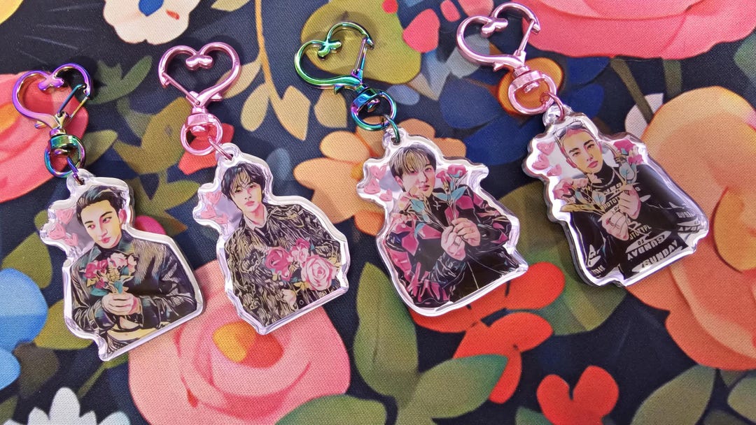 KPOP Inspired Acrylic Keychains - SKZ LOVE - Etsy