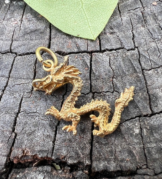 chinese dragon charm - Gem