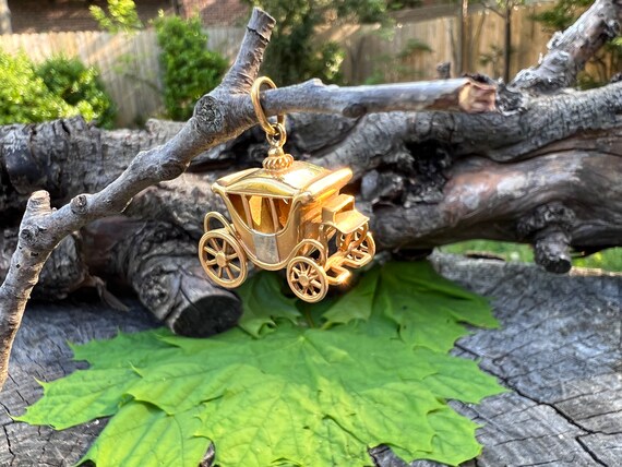 Gold Chariot Charm, Gold Chariot Pendant, Stagecoach … - Gem