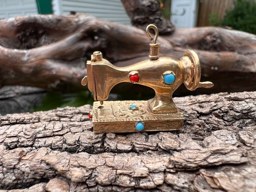 Gold Sewing Machine Charm, Sewing Machine Charm, Charm for Sewers - Etsy