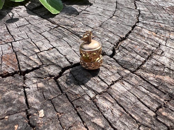 Carousel Charm, Gold Carousel Charm, Carousel Pendant - Gem