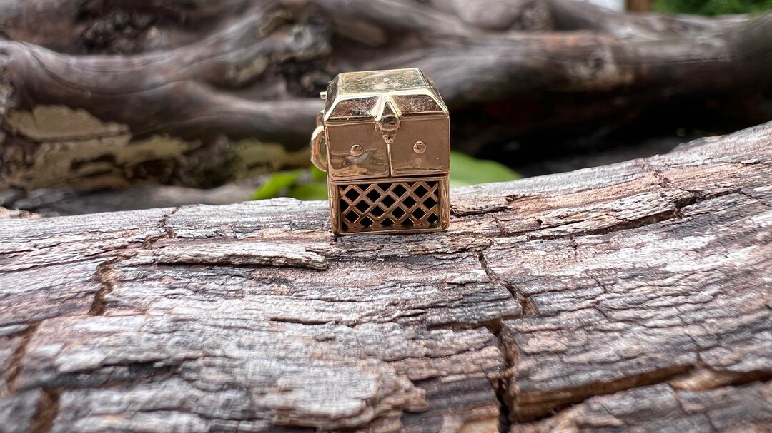 Record Player Charm, Phonograph Charm, Music Box Charm, Gold Music Box ...