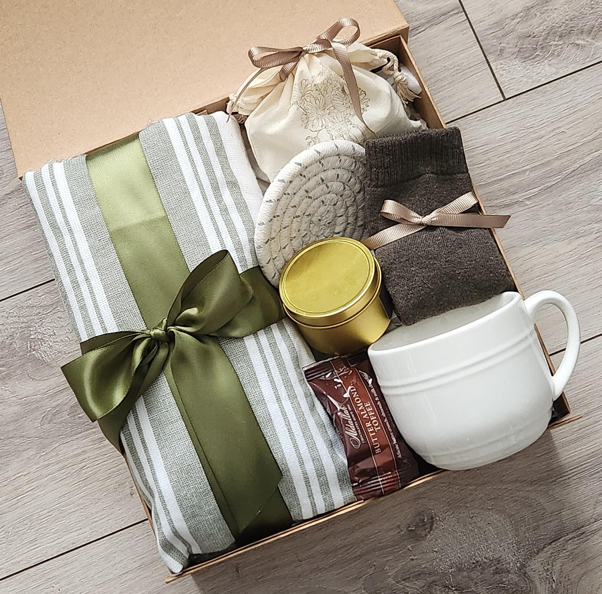 Hygge Gift Box Cozy, Gift Box With Blanket, Gift Basket for Girlfriend ...