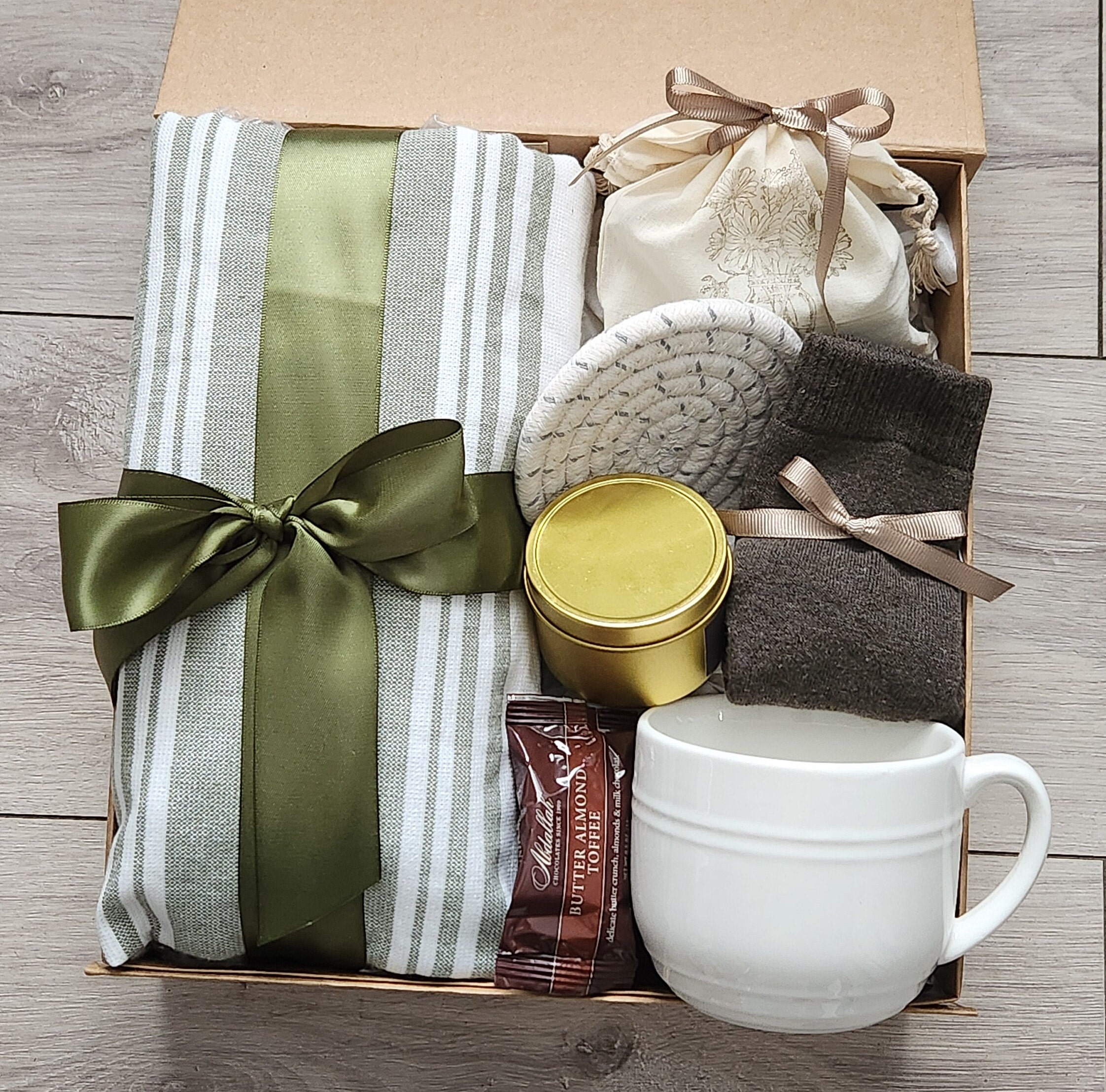 Hygge Gift Box Cozy, Gift Box With Blanket, Gift Basket for Girlfriend ...