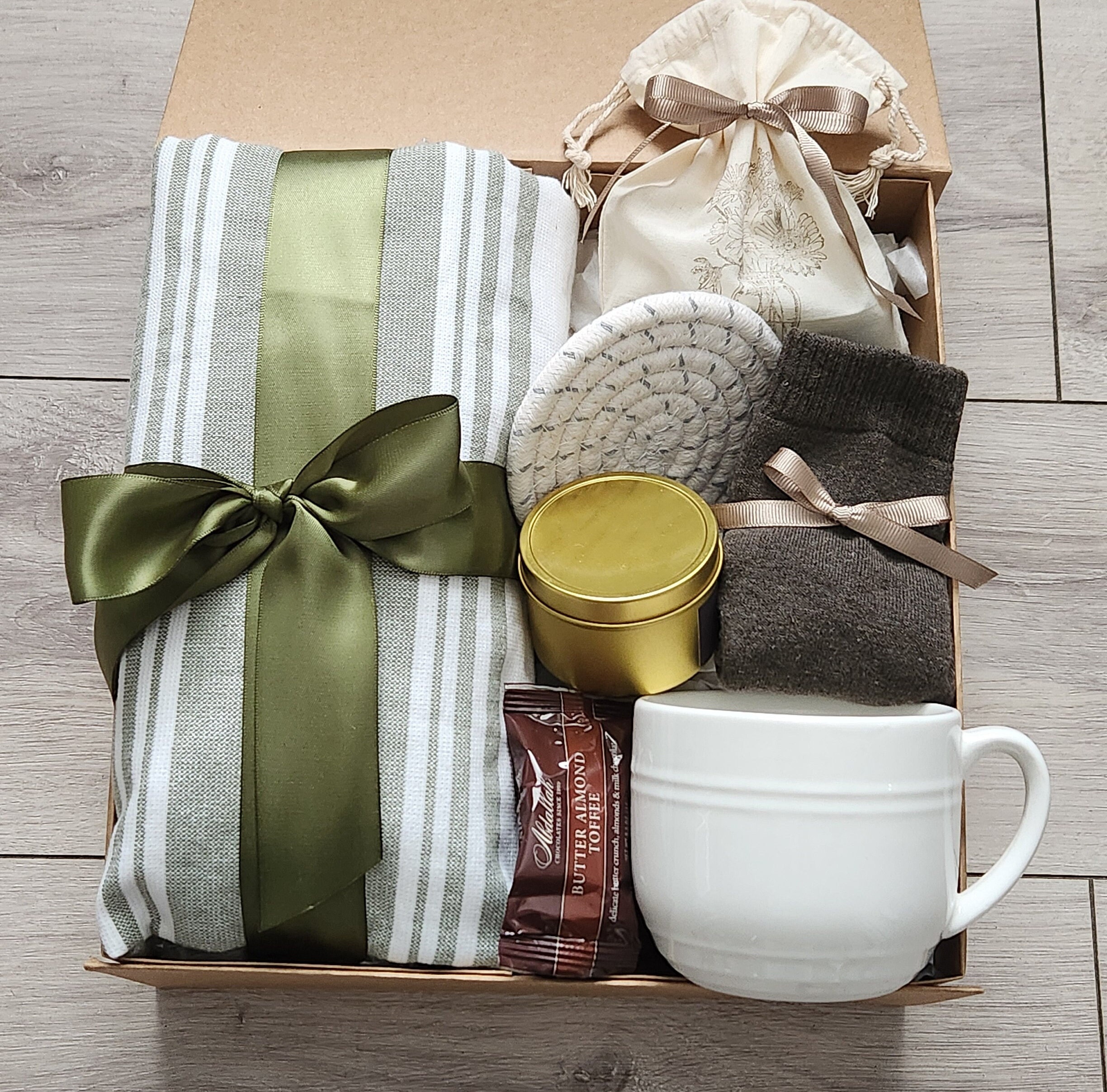 Hygge Gift Box Cozy, Gift Box With Blanket, Gift Basket for Girlfriend ...