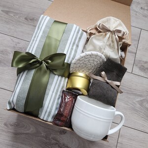 Hygge Gift Box Cozy, Gift Box With Blanket, Gift Basket for Girlfriend ...