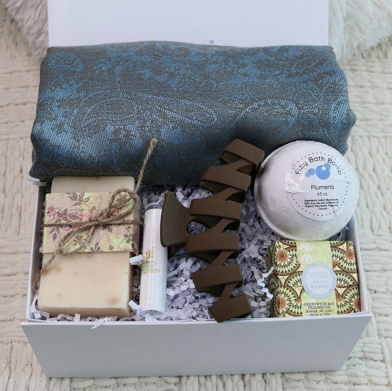 Hug in a Box Encouragement Gift Mom Gift Set Thinking of - Etsy